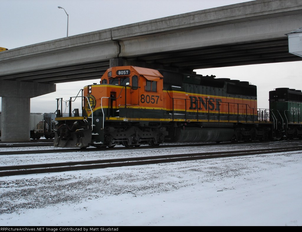 BNSF 8057